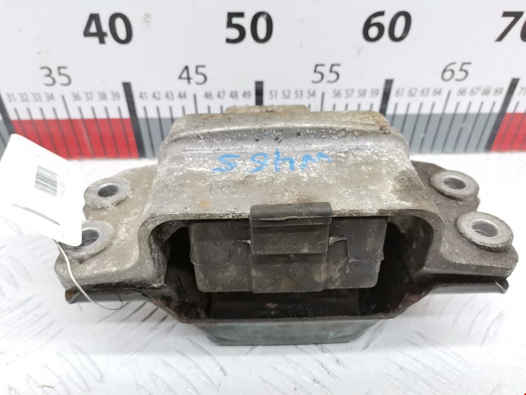 Подушка (опора) крепления двигателя Volkswagen Passat 6 3C0199555 арт. 1997483