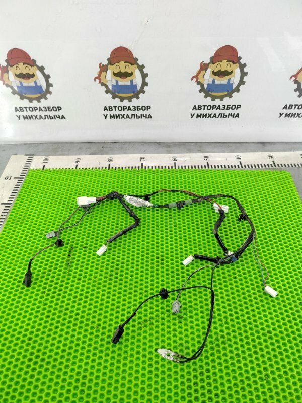 Электропроводка крышки багажника задняя Mazda D35067060B