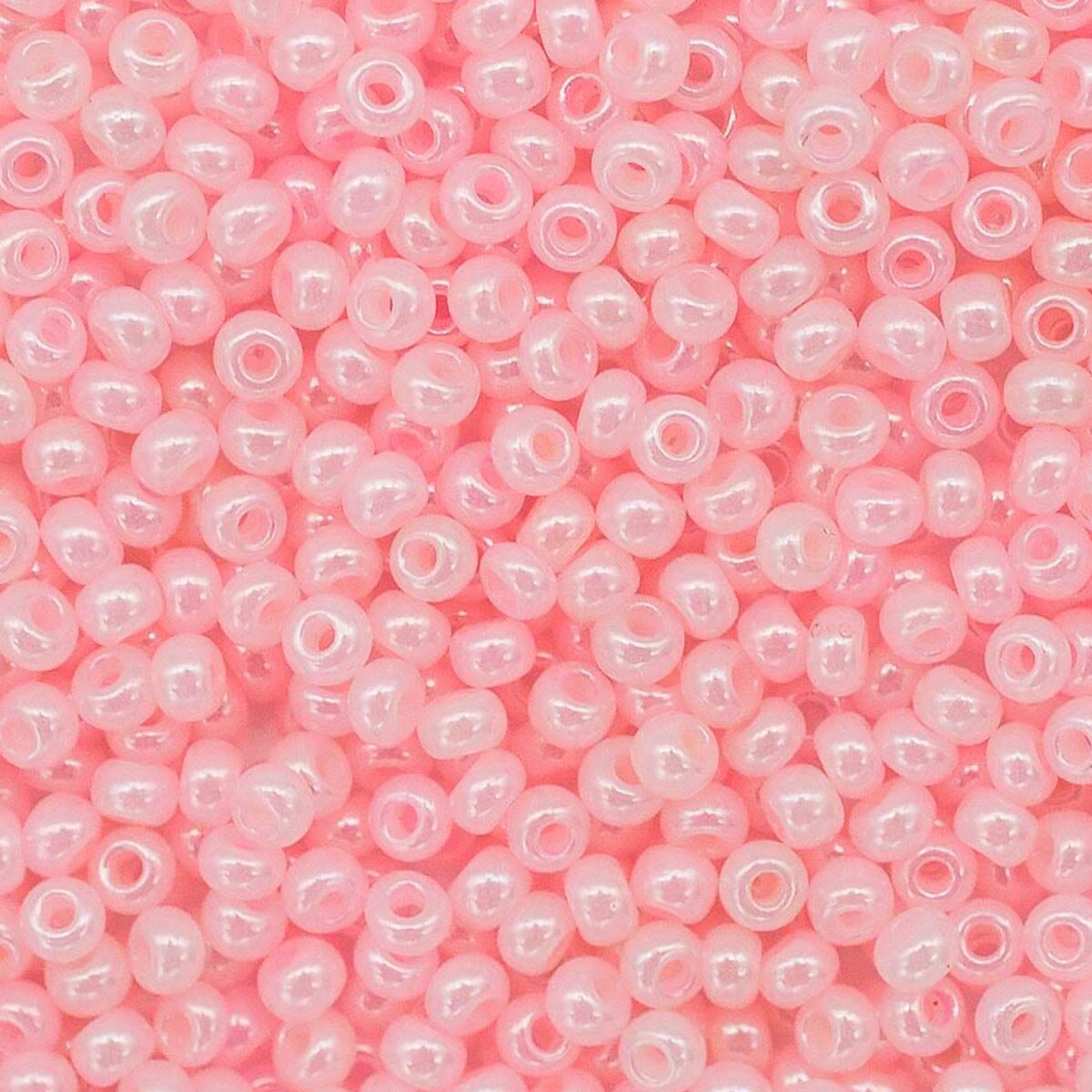 Бисер Preciosa 17173 непрозрачный светло-розовый перламутровый (10/0) 2.3 мм, 5 г, цена за 2 уп.