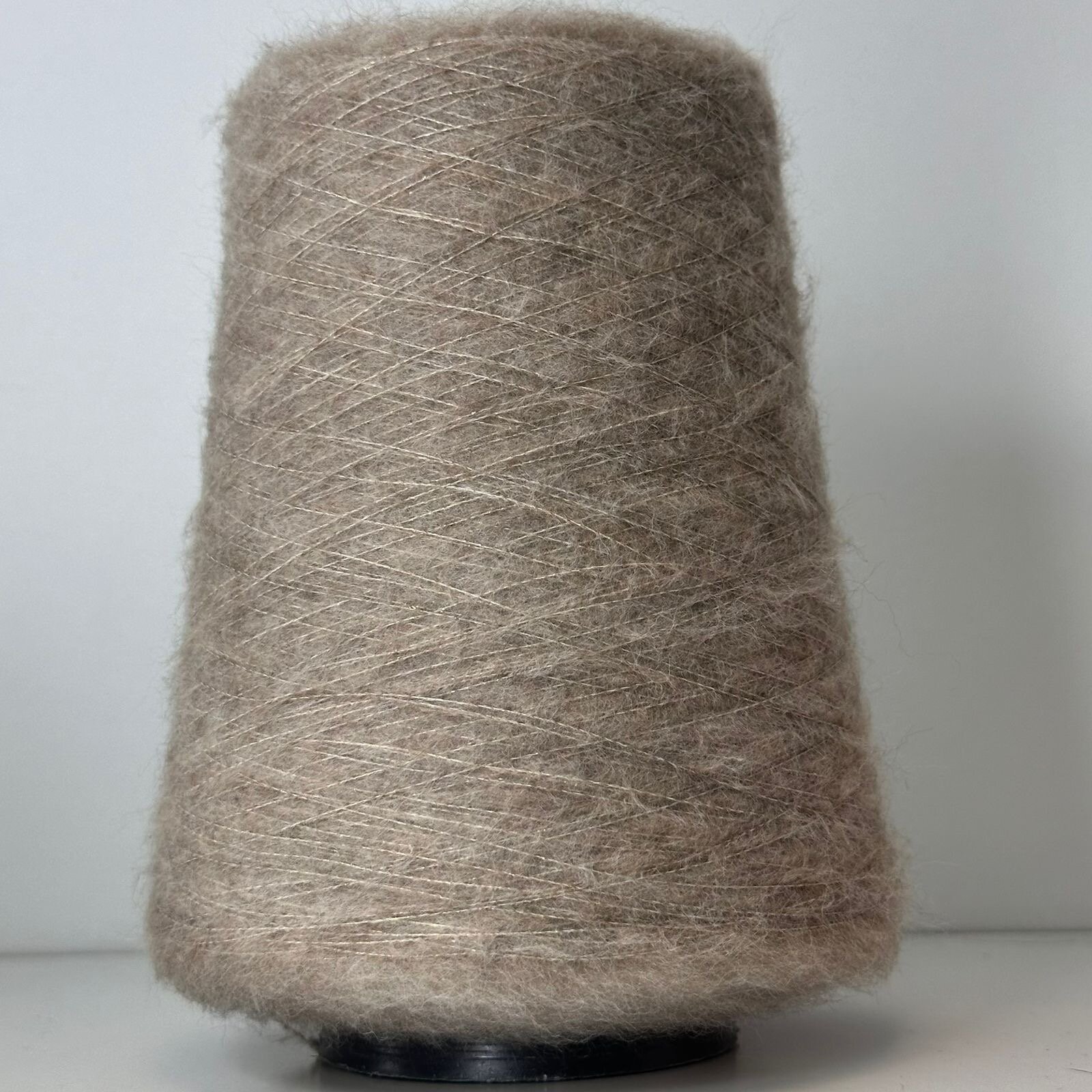 GLARE - Botto Giuseppe; 78% вспушенный меринос, 16% п/а, 6% люрекс; 1200м/100гр; вес 250гр; italyyarn