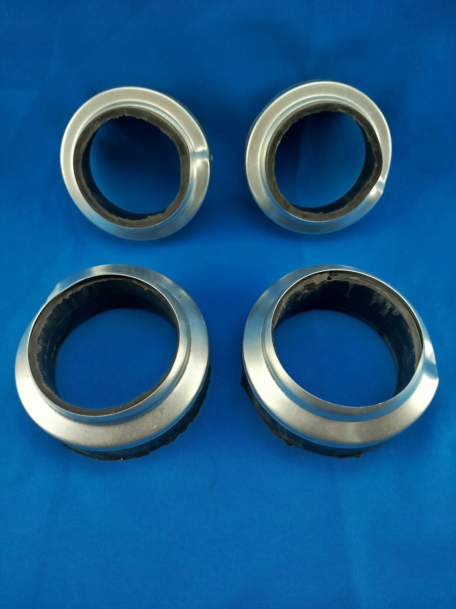 Подушки пружины (к-т) "UAD" для автомобилей ВАЗ 2101-07 усиленные с чашками