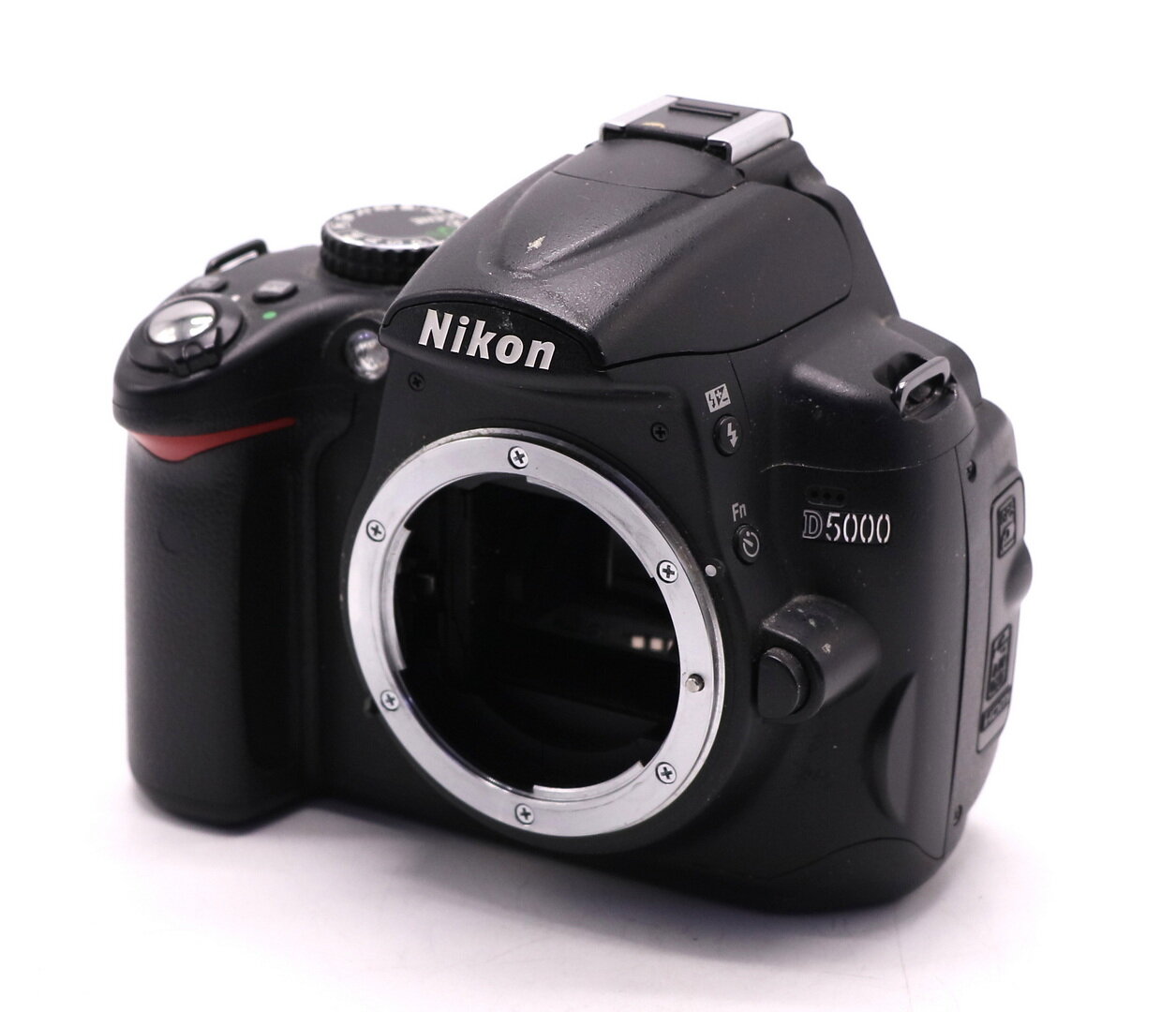 Фотоаппарат Nikon D5000 body (пробег 13850 кадров)