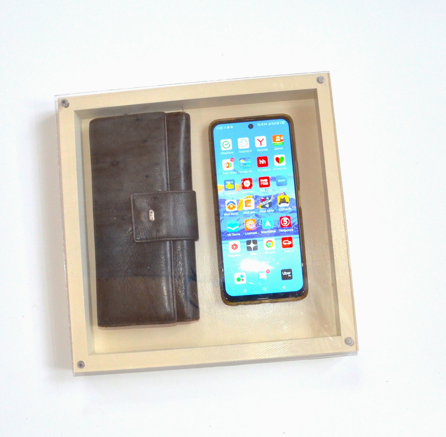 Шкатулка витрина на магнитах 25*25*4 белая