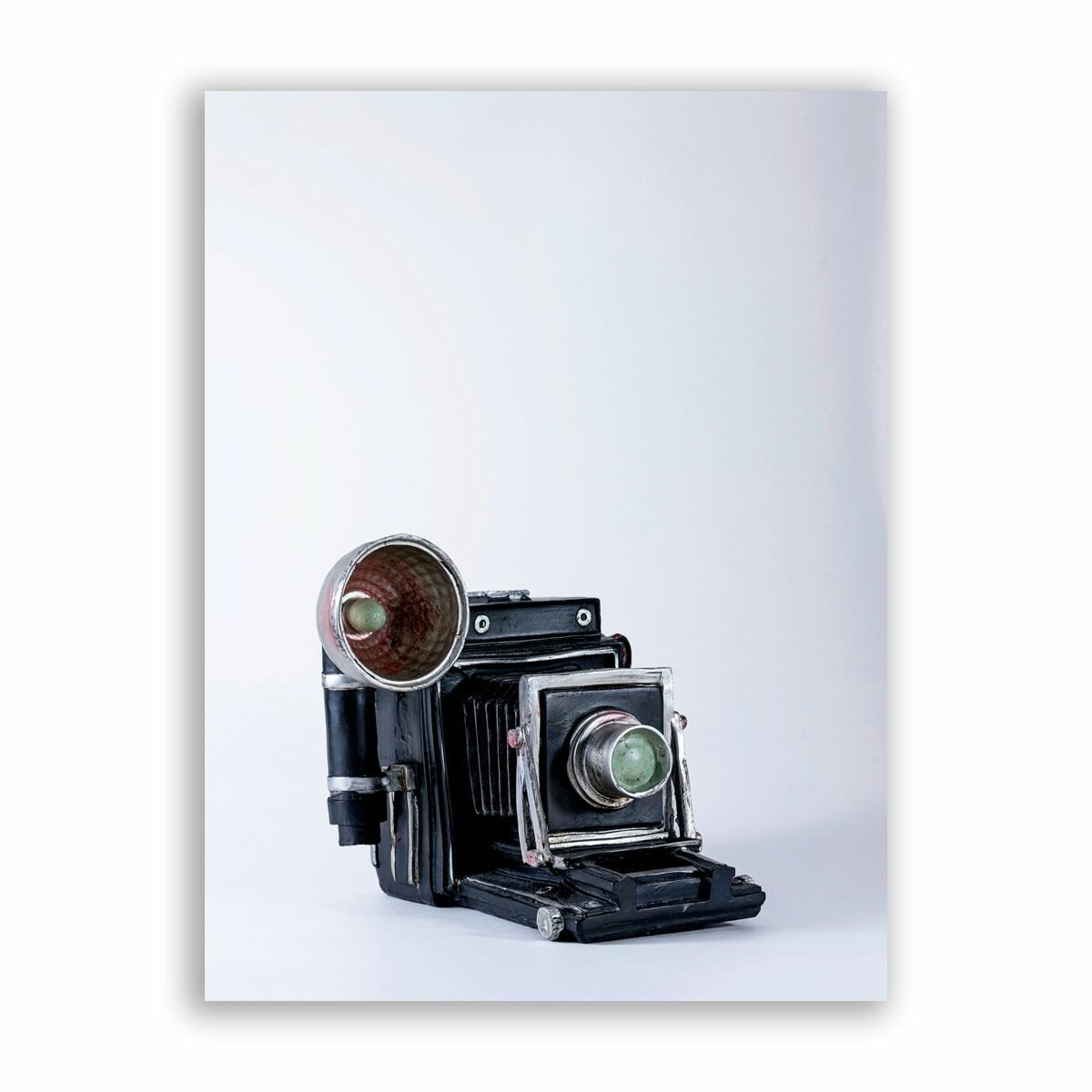 Постер, плакат на бумаге / Винтажный фотоаппарат / Размер 60 x 80 см