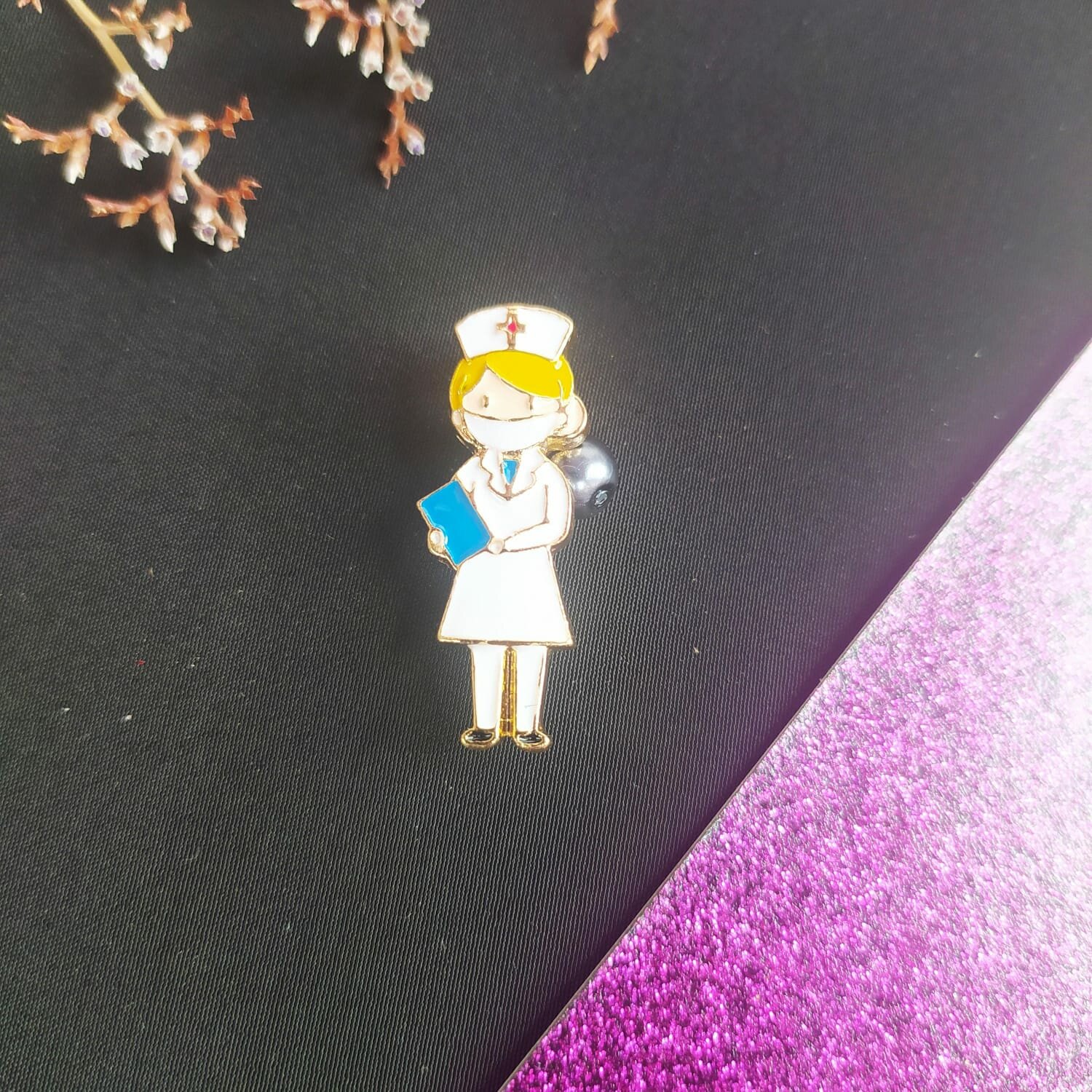 Брошь, эмаль