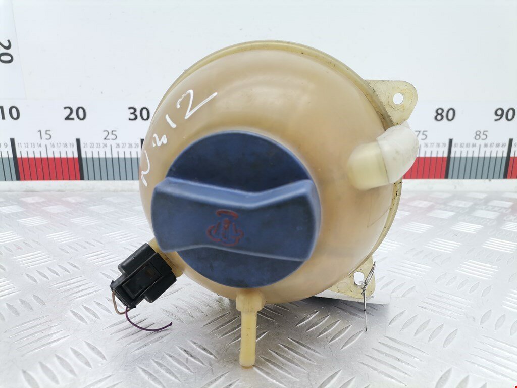 Бачок расширительный Skoda Octavia 1U 1J0121403B арт. 1930530