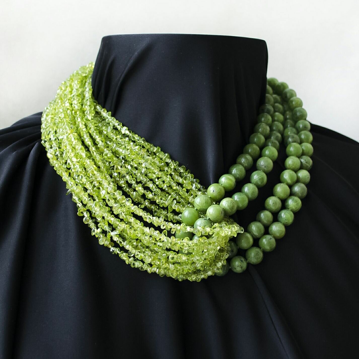 Колье, нефрит, хризолит