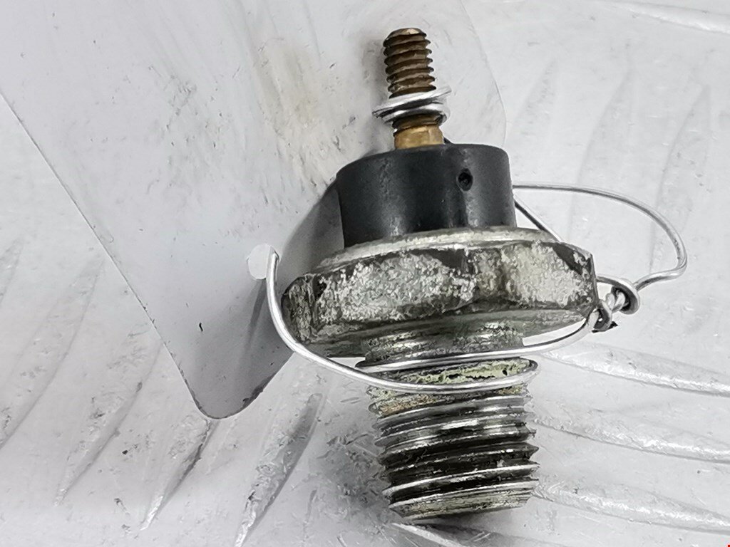 Датчик давления масла Ford Mondeo 2 1066811 арт. 1628164