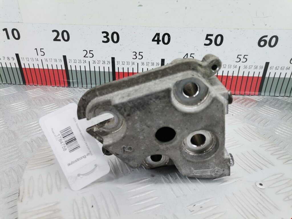 Кронштейн (крепление лапа) двигателя Peugeot 407 1807V4 арт. 1784758