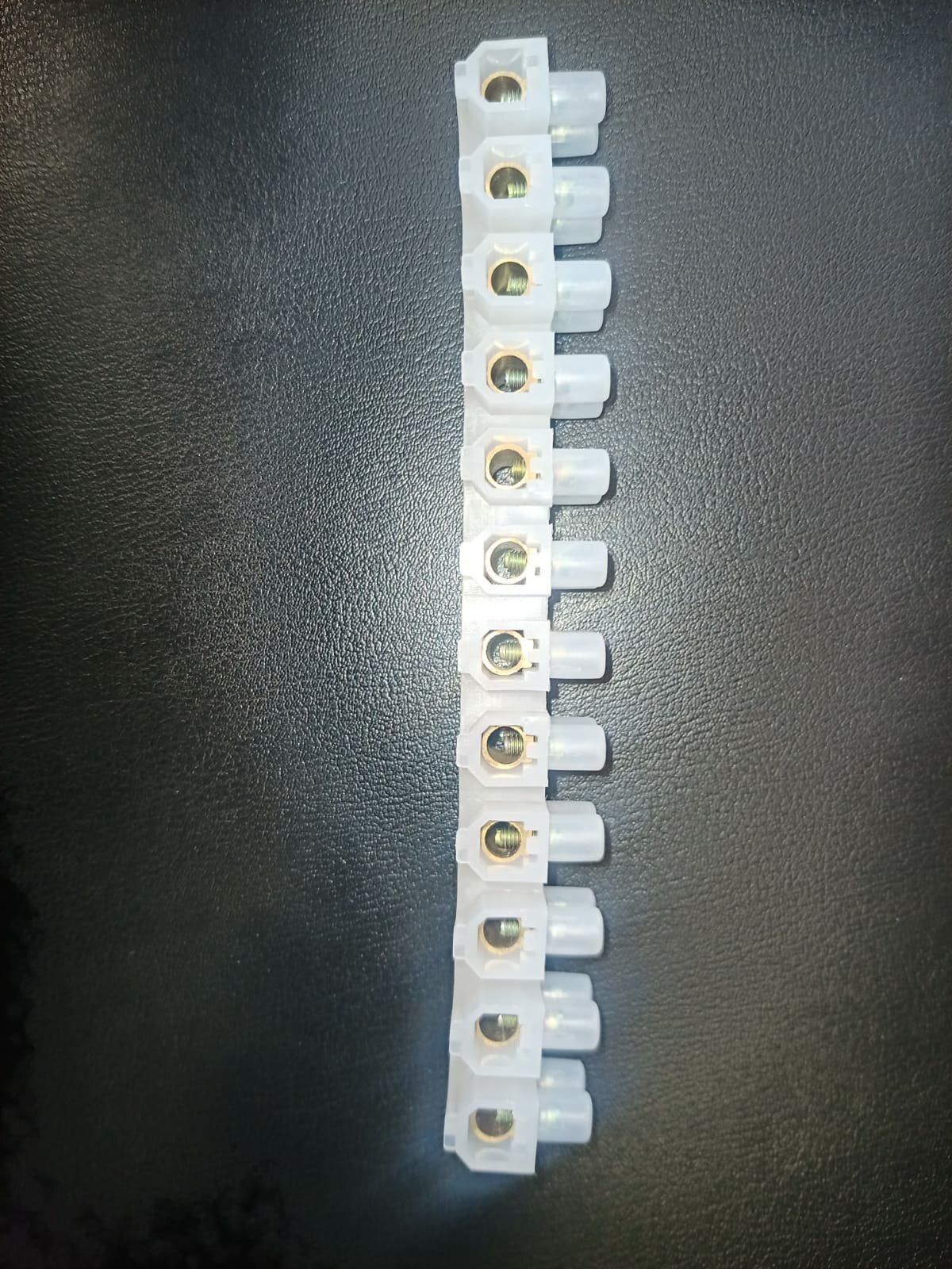 Колодка клеммная ЗВИ-60 25мм 60А 12 клемм полиэтилен под винт