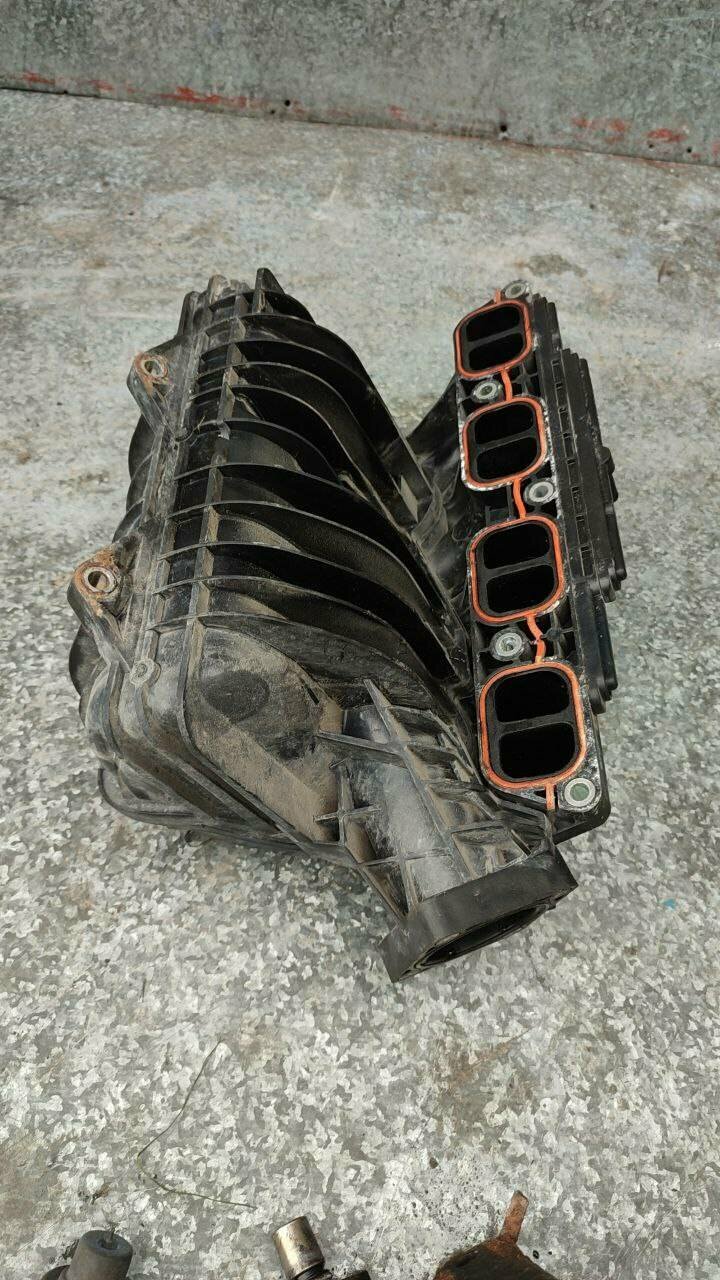 Впускной коллектор Toyota Avensis 2 T250 рест. (2006 - 2009) 1710128040