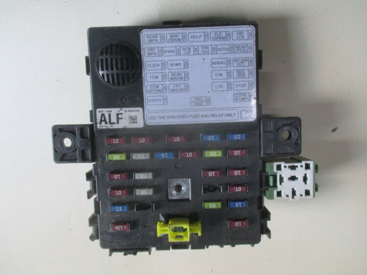 Блок предохранителей Шевроле Спарк М300 95974309 ALF 2318286185 салонный Равон Р2 - CS-79