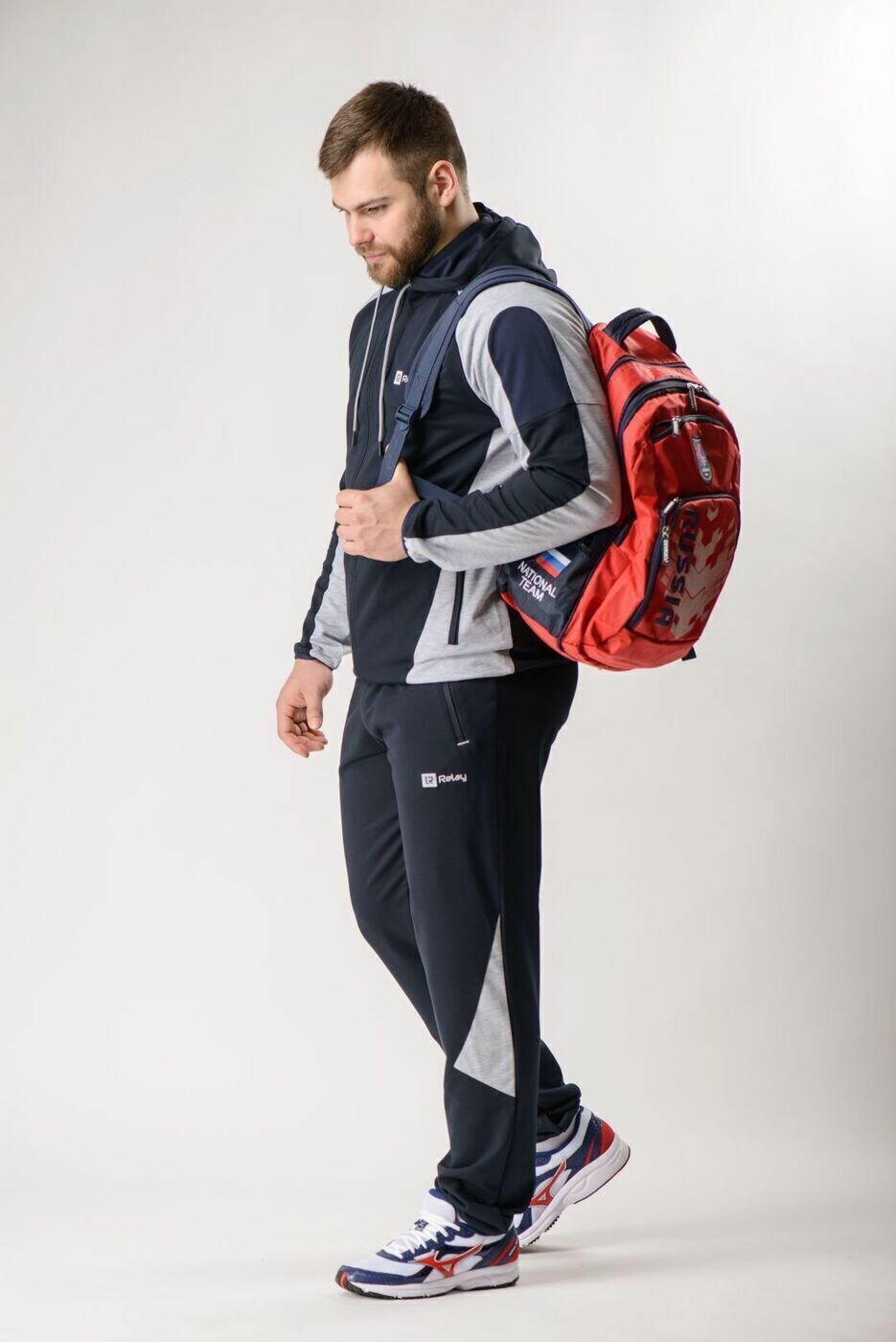 Костюм спортивный