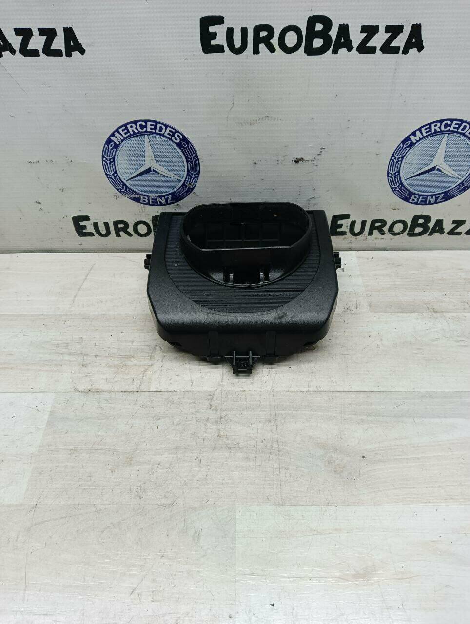 Кожух рулевой колонки Mercedes W169 A1694600095