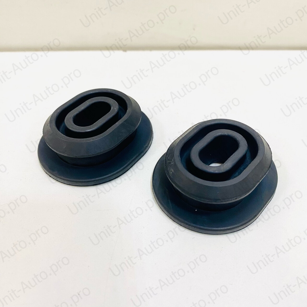 Подушка опора крепления радиатора нижняя 2 шт. Для VW Polo седан V/Soda Rapid II