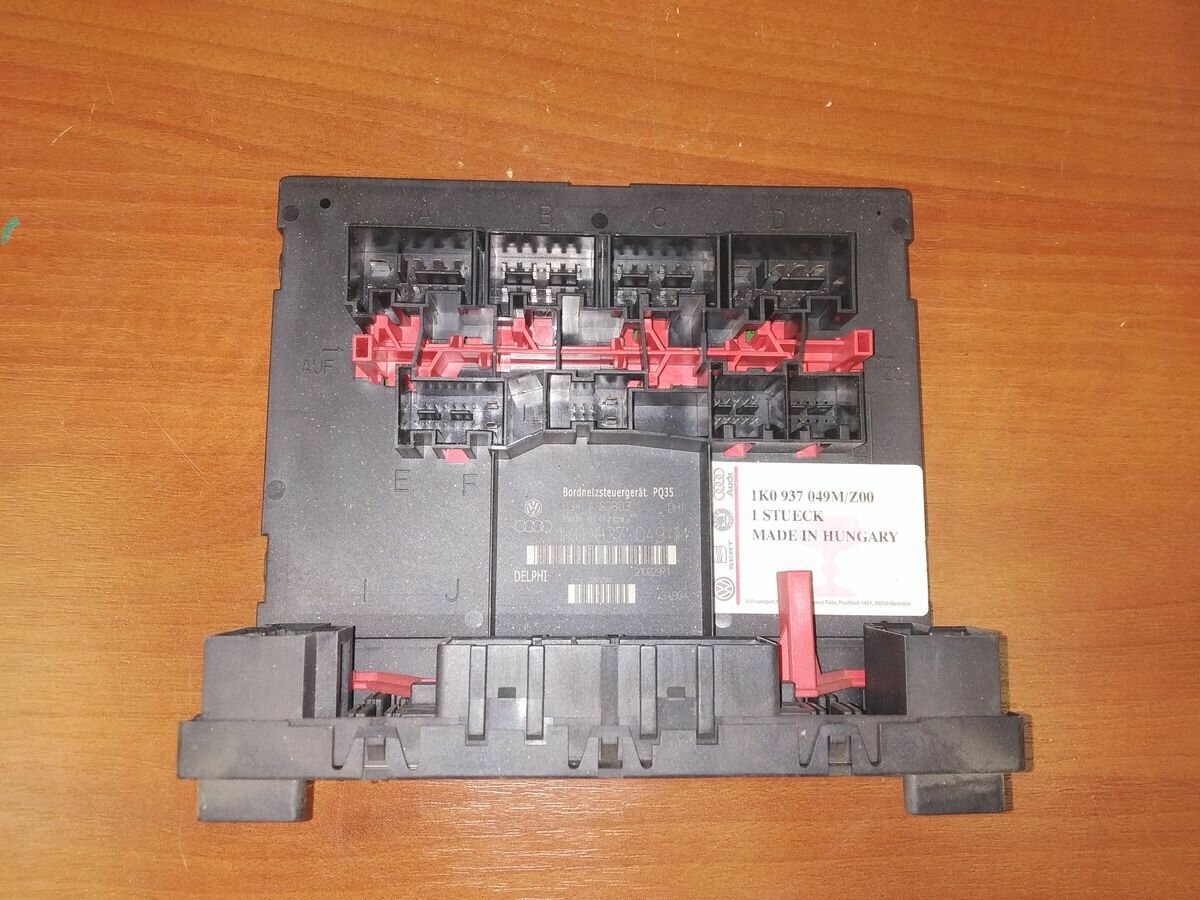 Блок бортовой сети BCM VAG 1K0937049M VW Golf 1K0937049M