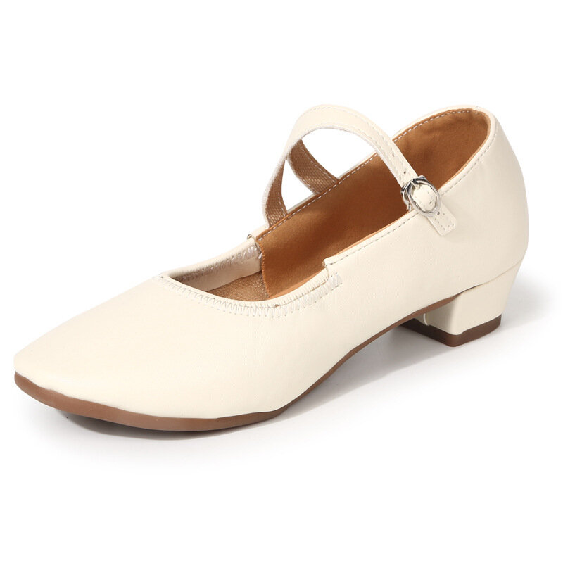 Спортивные туфли