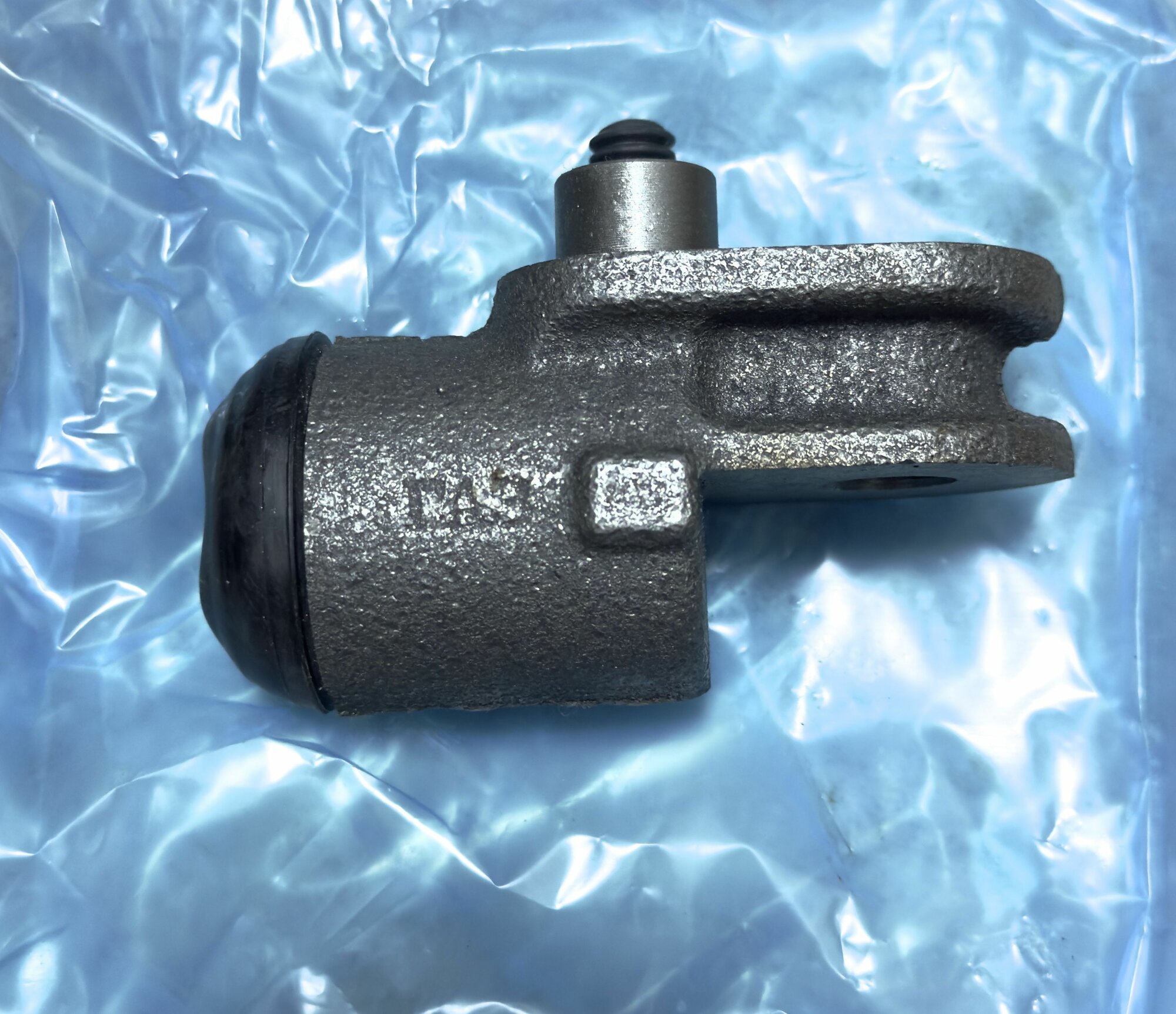 Цилиндр тормозной передний ГАЗ-3308, 66 правый