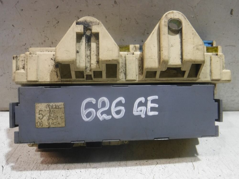 Блок предохранителей Mazda 626 GE GA5R66730
