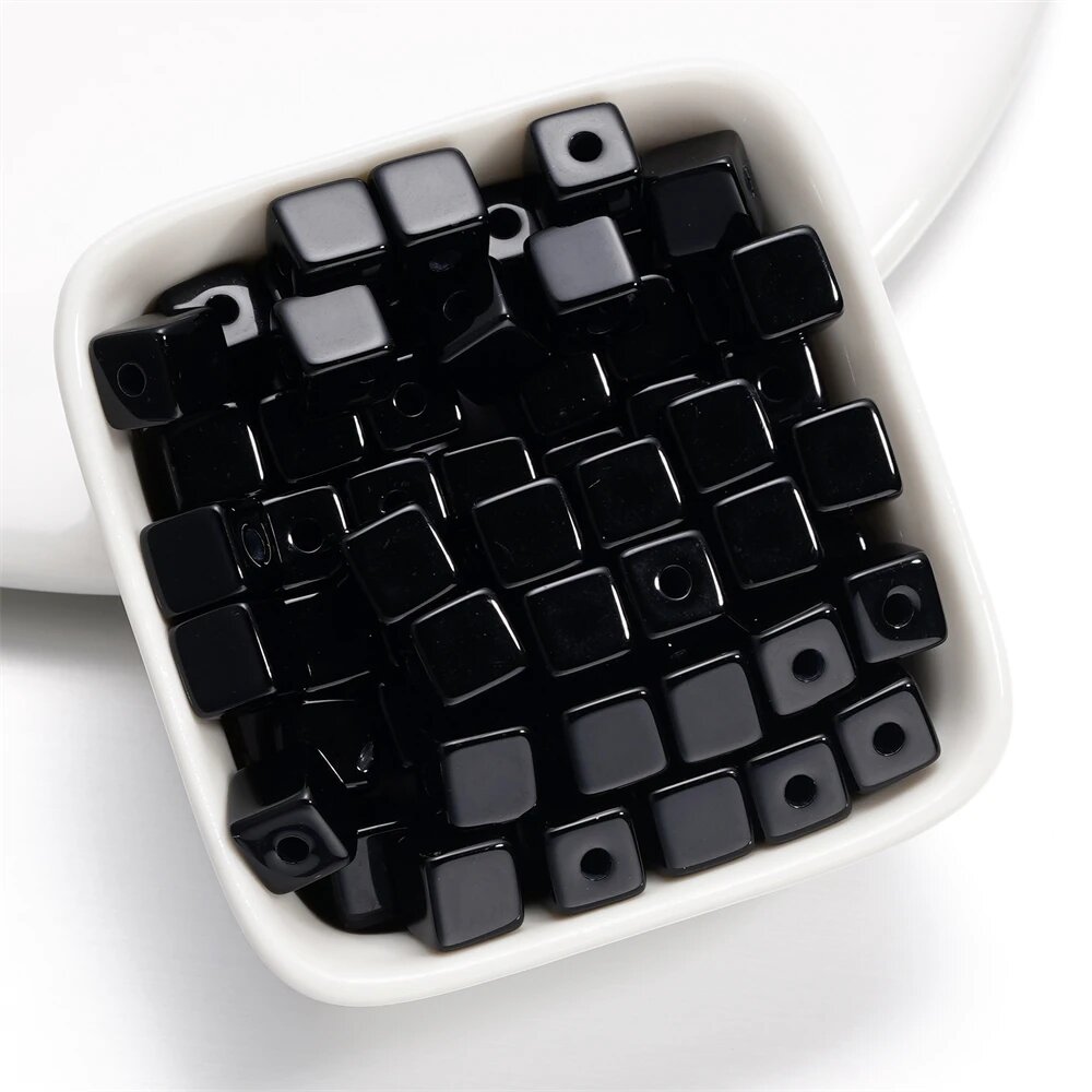 YouYoungDifferent акриловые бусины 7,5 мм квадратные черные белые 30 шт Черный, Black