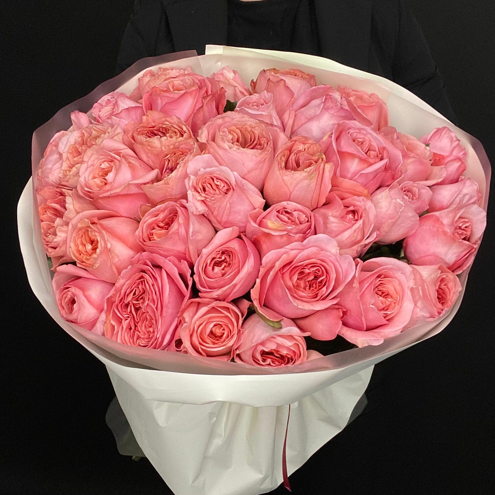 Розы розовые (пионовидные розы 25 шт), высота букета 50 см, ширина 38 см
