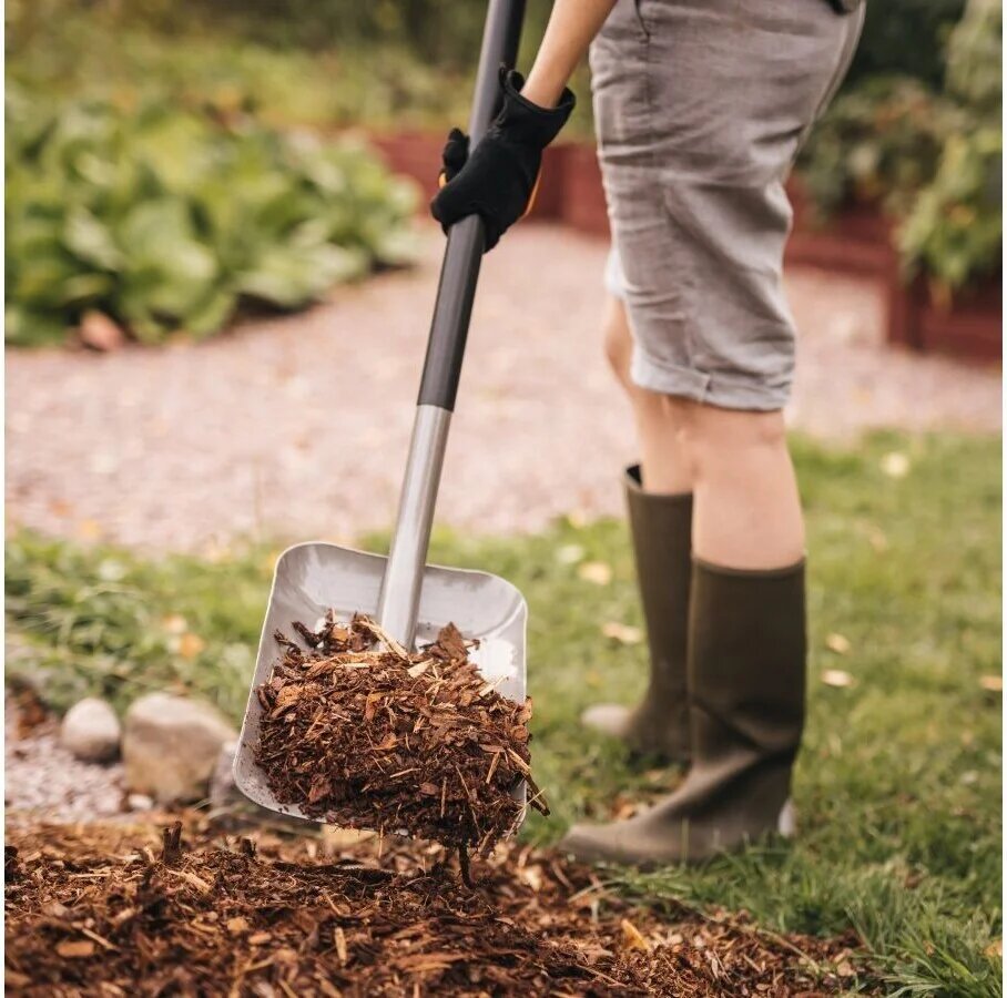 Лопата Fiskars "Ergonomic", для гравия и песка, сталь, D-образная рукоятка