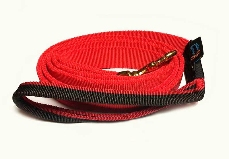 Поводок потяг суперэластичный красный L (2-2,8 м)