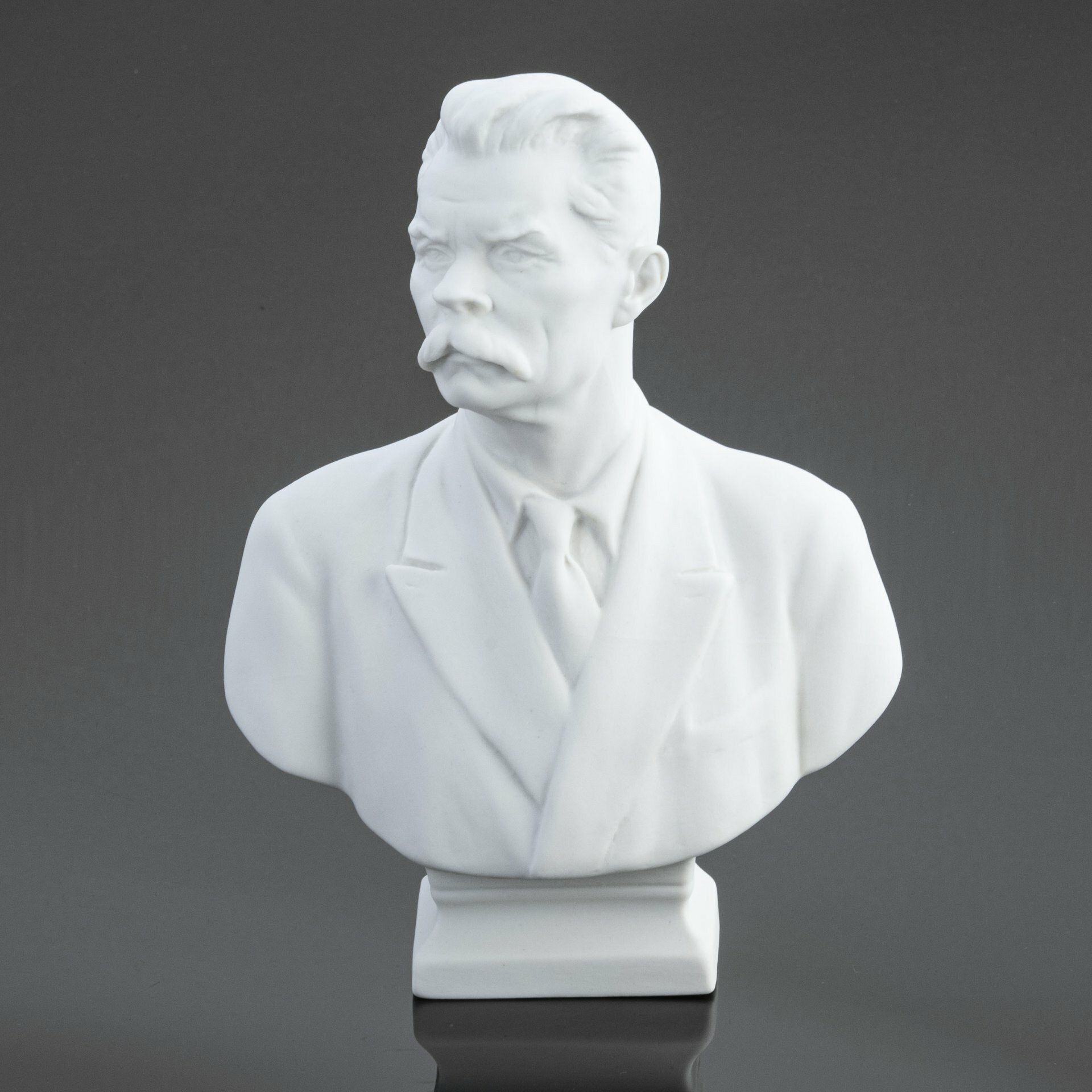 Бюст "Максим Горький", бисквит, Ленинградский фарфоровый завод (ЛФЗ), СССР, 1957-1965 гг.