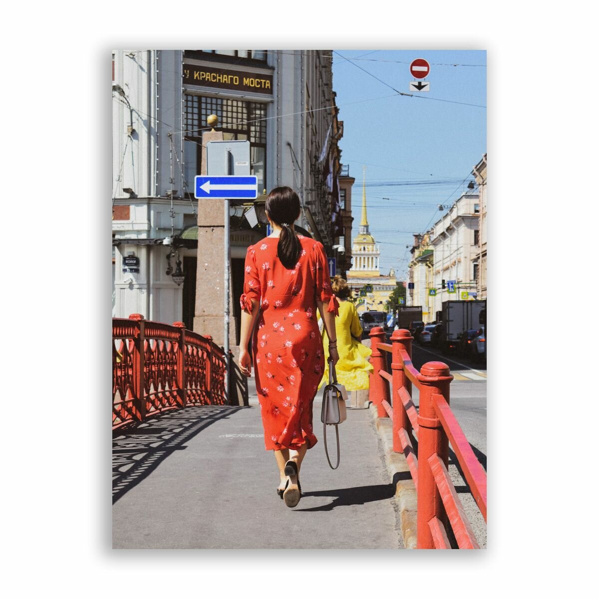 Постер, плакат на бумаге / Санкт-Петербург - У красного моста / Размер 30 x 40 см