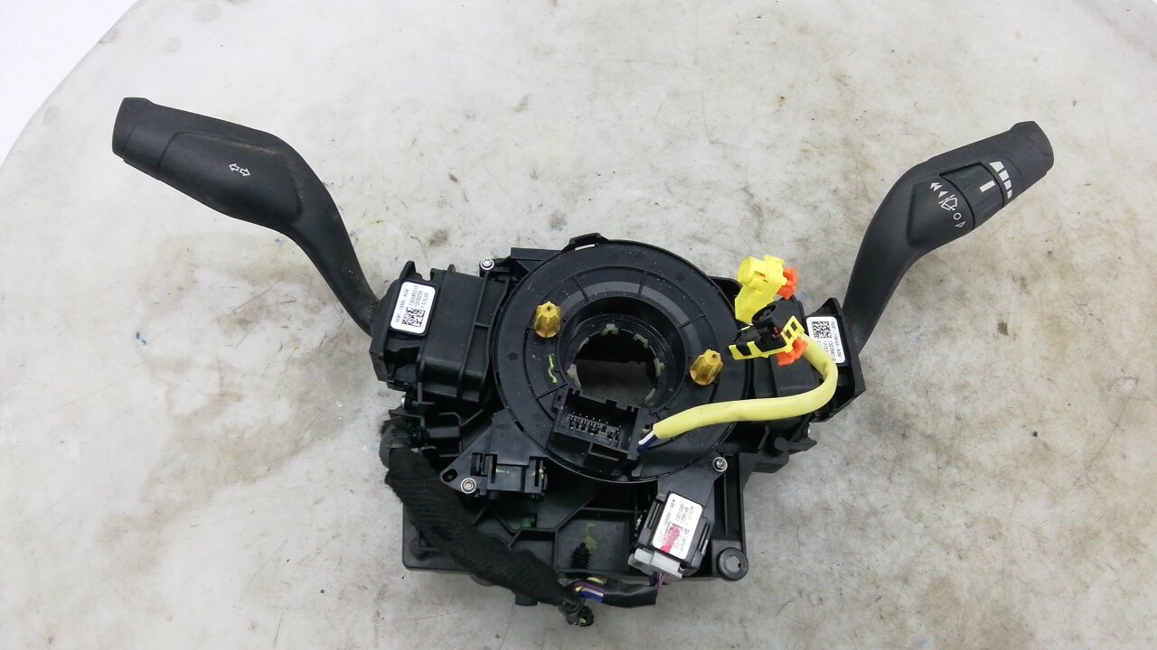 Переключатель поворотов и дворников (стрекоза) FORD FUSION 2, Номер DG9T17A553ADW, DG9T13335ACW