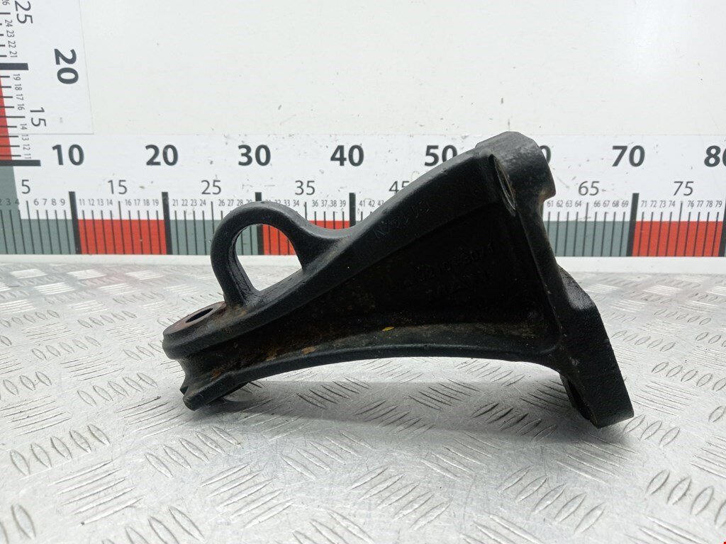 Кронштейн (крепление лапа) двигателя MAN TGL 51192103074 арт. 2090958