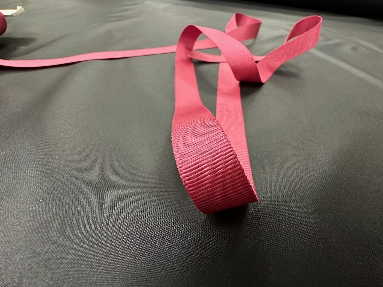 Репсовая лента (тесьма) , ширина 1,5 см, цвет розовый, намотка 10 метров. Пр-во Италия.