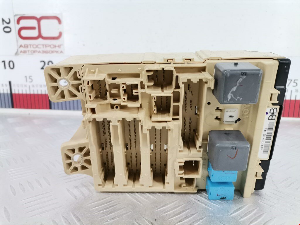 Блок предохранителей Lexus RX 2 (XU30) арт. 1690150