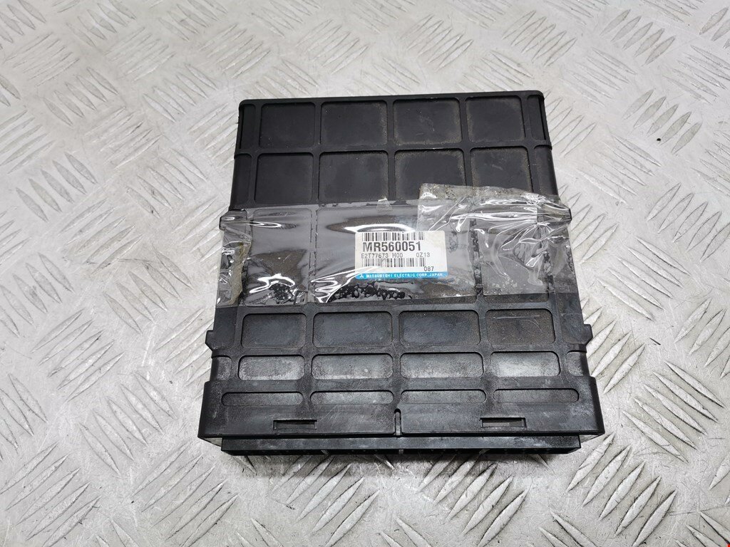 Блок управления двигателем Mitsubishi Carisma MR560051 арт. 1027633