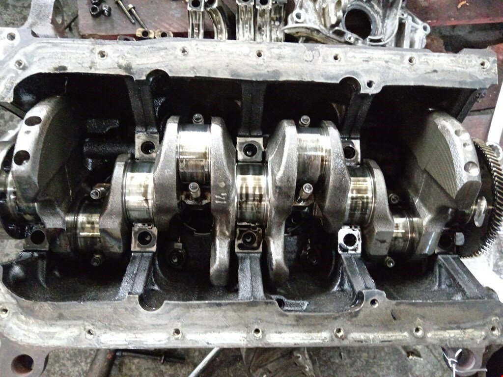 Блок двигателя (блок цилиндров) Mazda Premacy RF2A02200C арт. 2044641