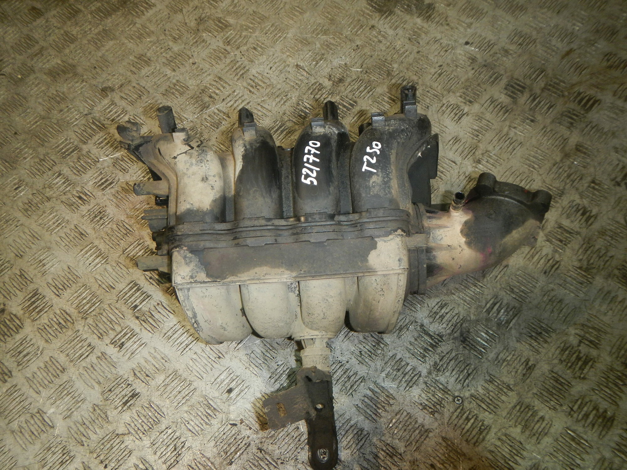 Б/У Коллектор впускной, Chevrolet (Шевроле)-AVEO T250 SDN (05-11) CHEVROLET AVEO T250 SDN (05-11) F14D4 Сделаны 4 отверст...