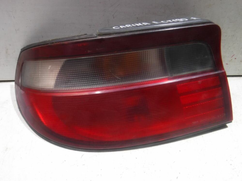 Фонарь задний левый Toyota Carina E
