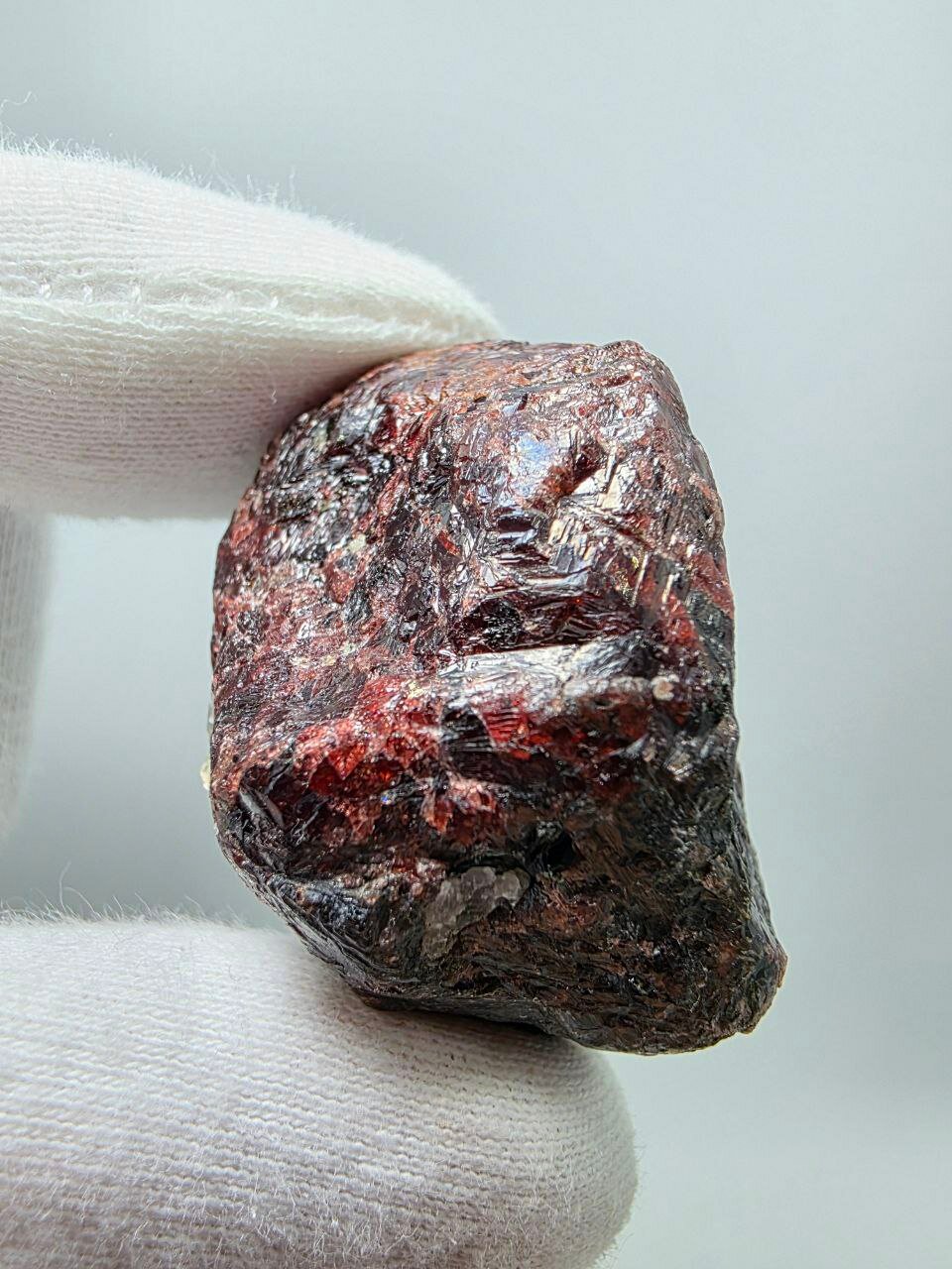 Гранат альмандин 39 мм, 70 г.