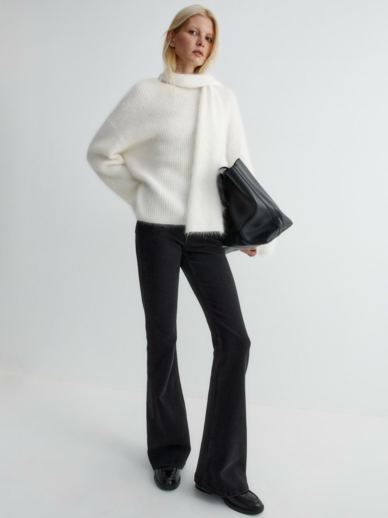 Джинсы клеш 