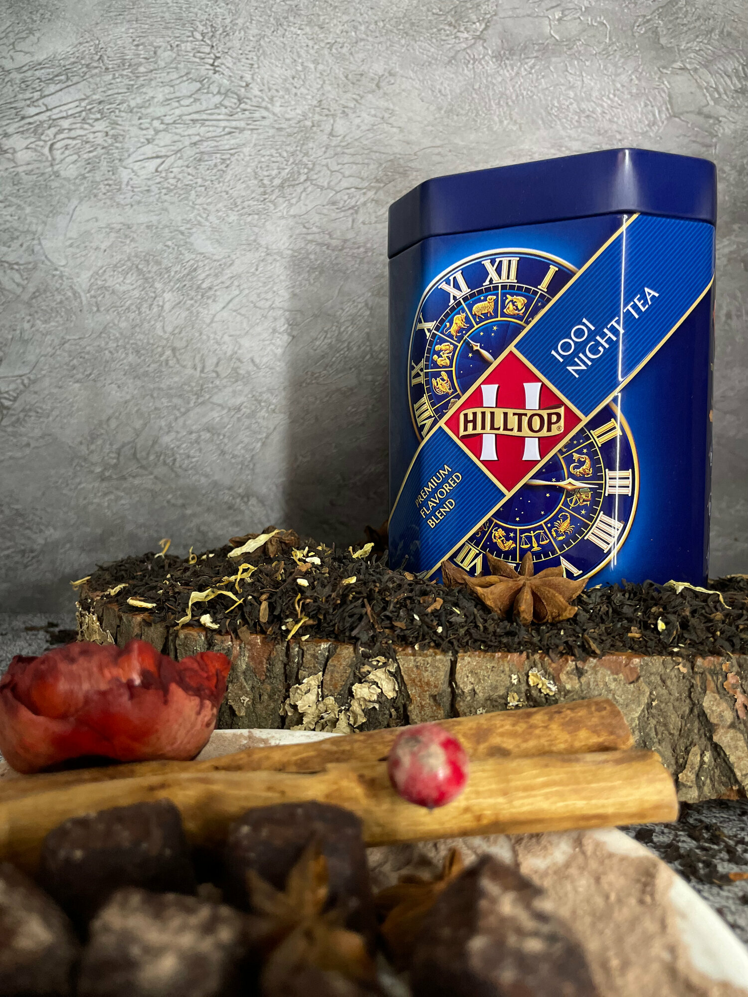 Чай HILLTOP "1001 ночь" восьмигранник в жестяной шкатулке 100г