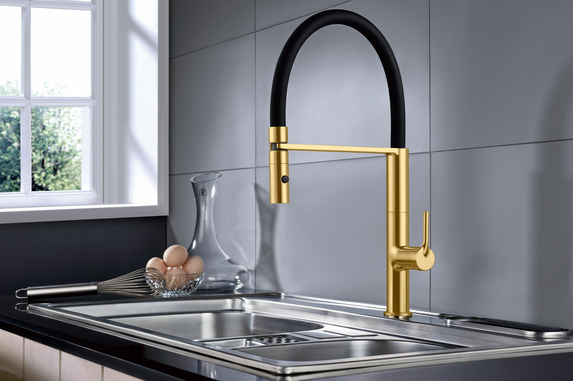 Смеситель для кухни Vincea VKF-114BG, с гибким изливом, брашированное золото