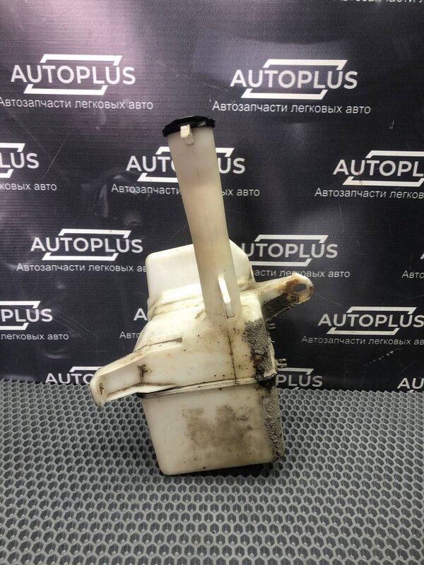 Бачок стеклоомывателя