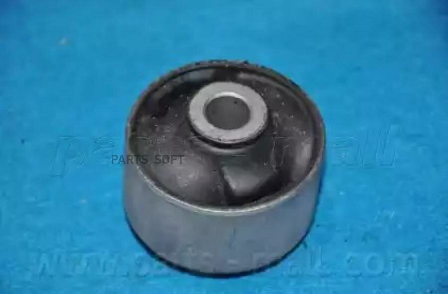 PXCBA033B PARTS-MALL Сайлентблок рычага HYUNDAI SONATA EF 04- (тагаз)/TUCSON/CARNIVAL 06- пер.