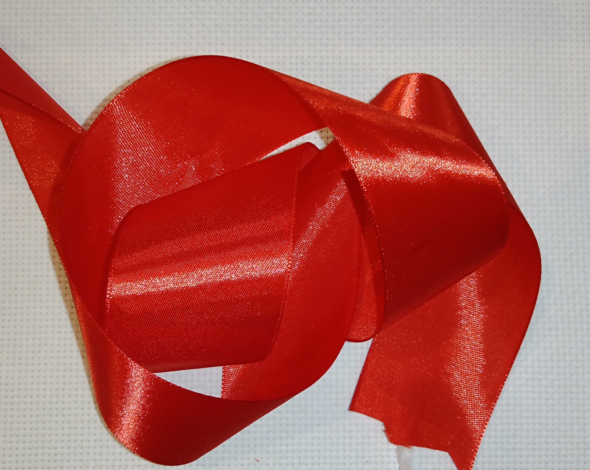 Лента атласная красная (50 мм, 27,4м)