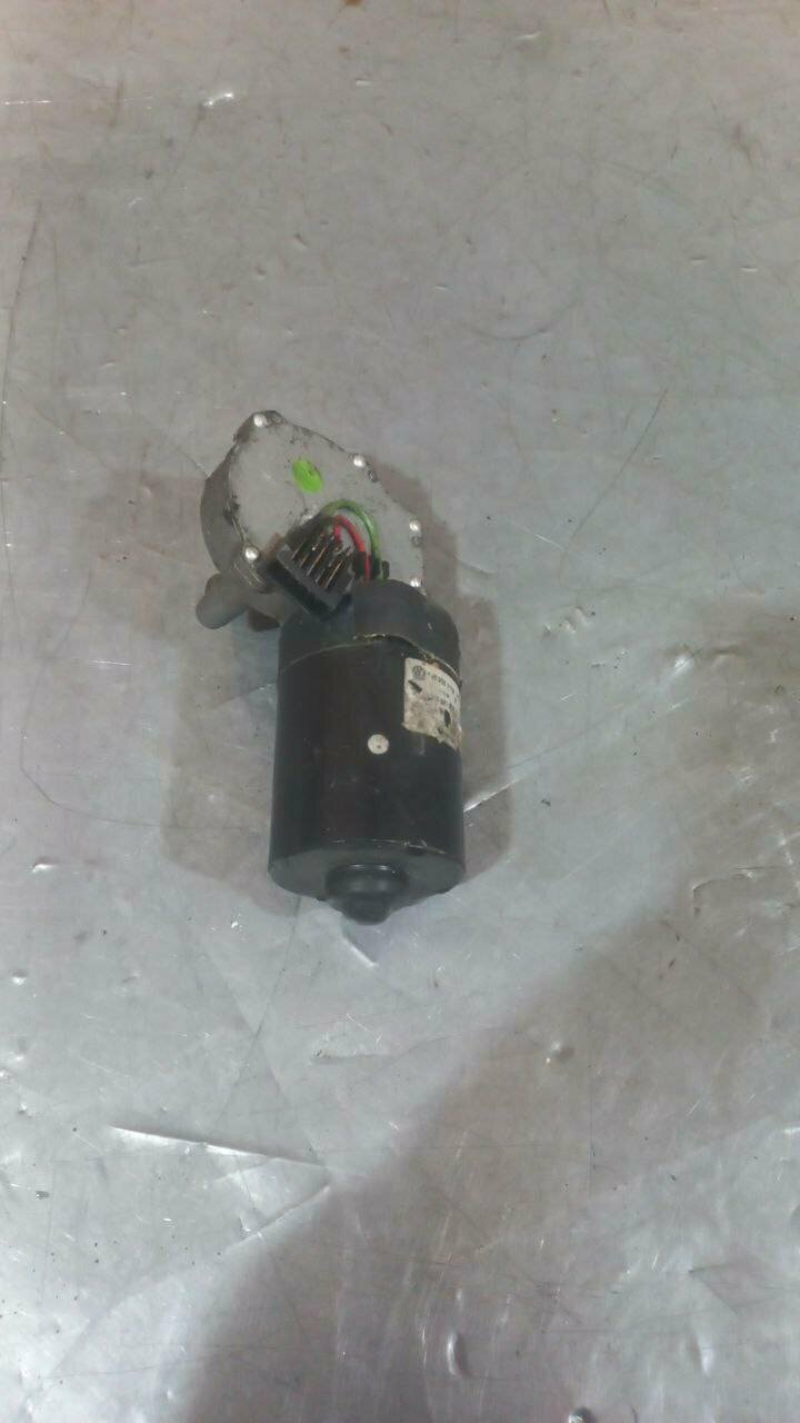 Моторчик дворников перед. Volkswagen Golf 4 2000 1J1955113A