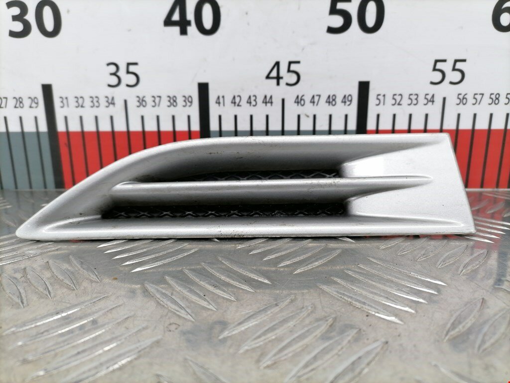 Накладка (молдинг) крыла переднего правого Ford Kuga 1 8V4116C216AB арт. 1985982