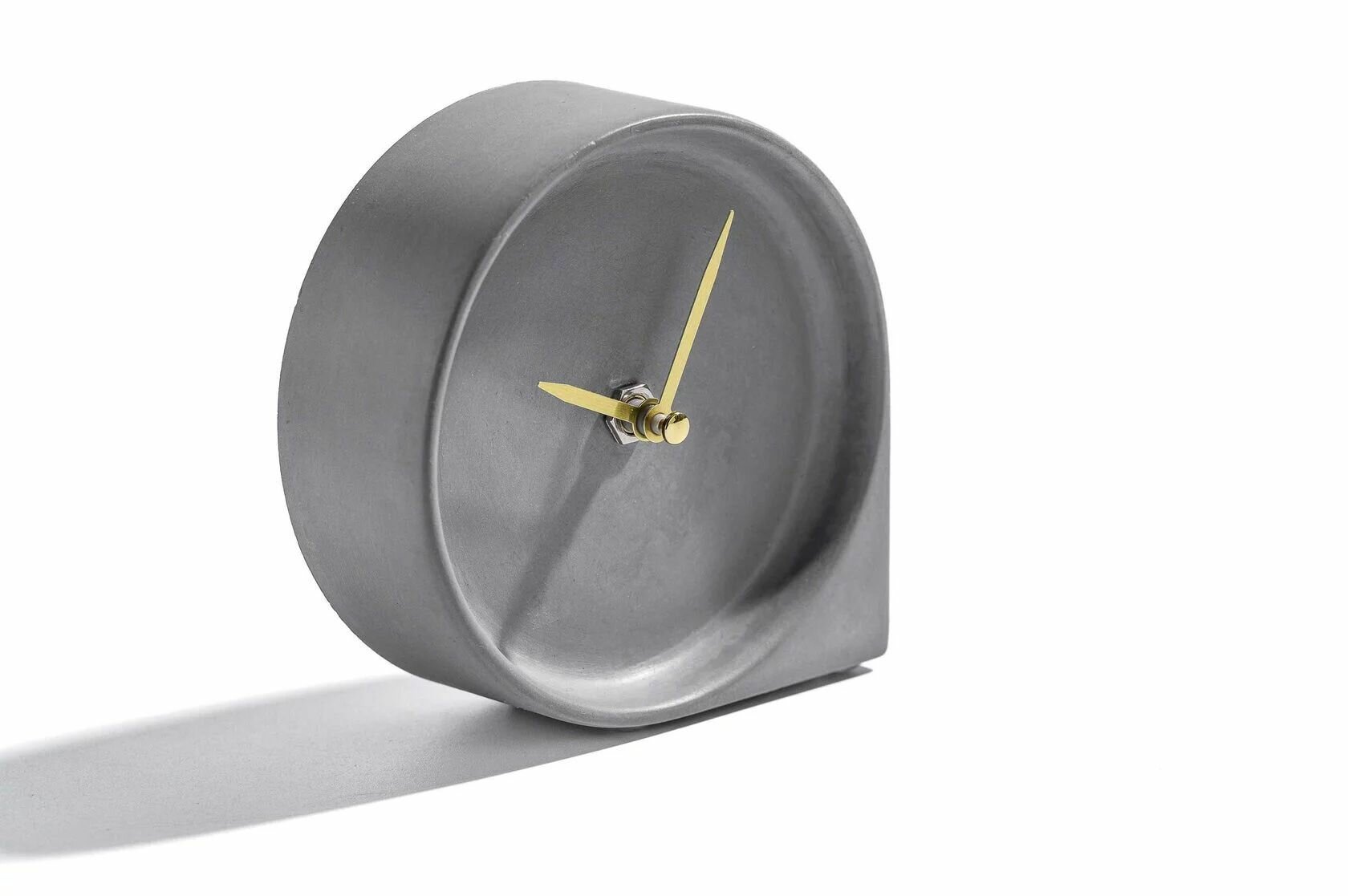 Настольные часы нарния. Оригинальный подарок.