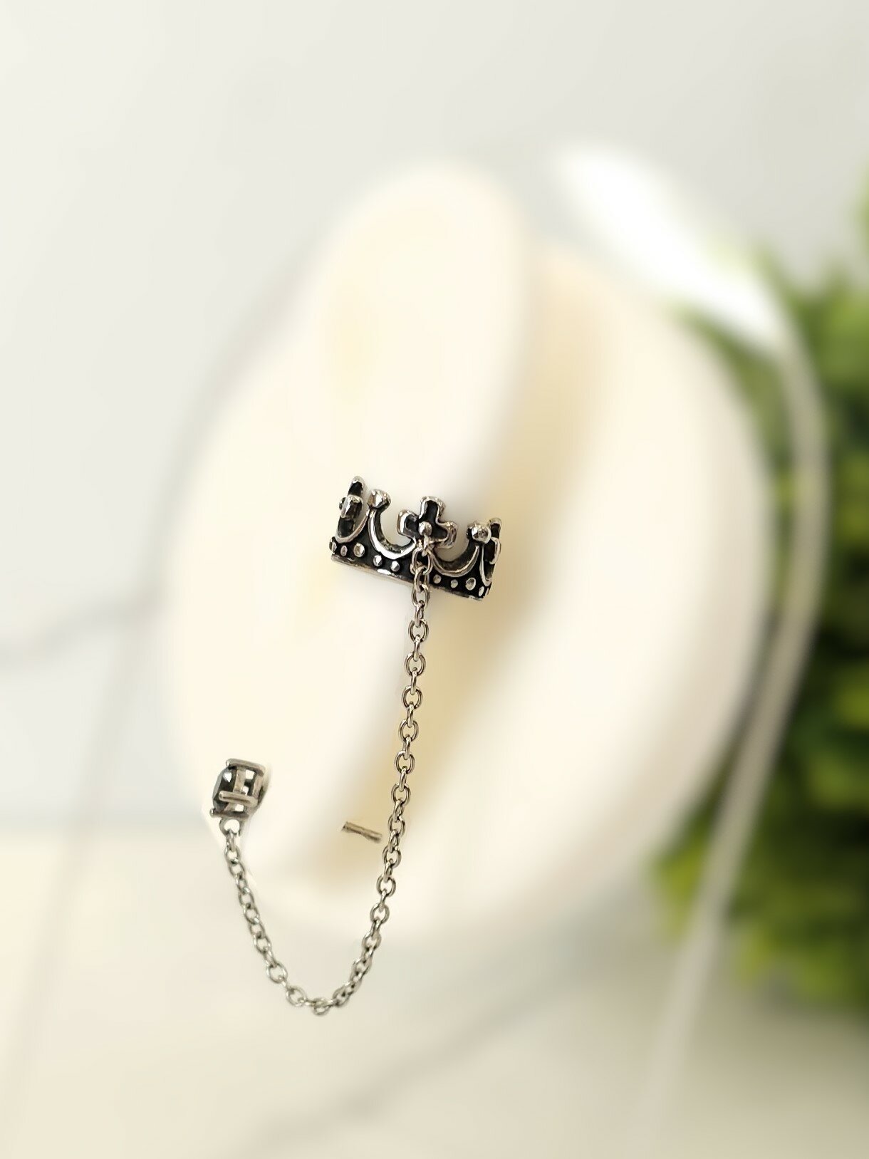 Моносерьга, славянский оберег, металл, циркон, фианит