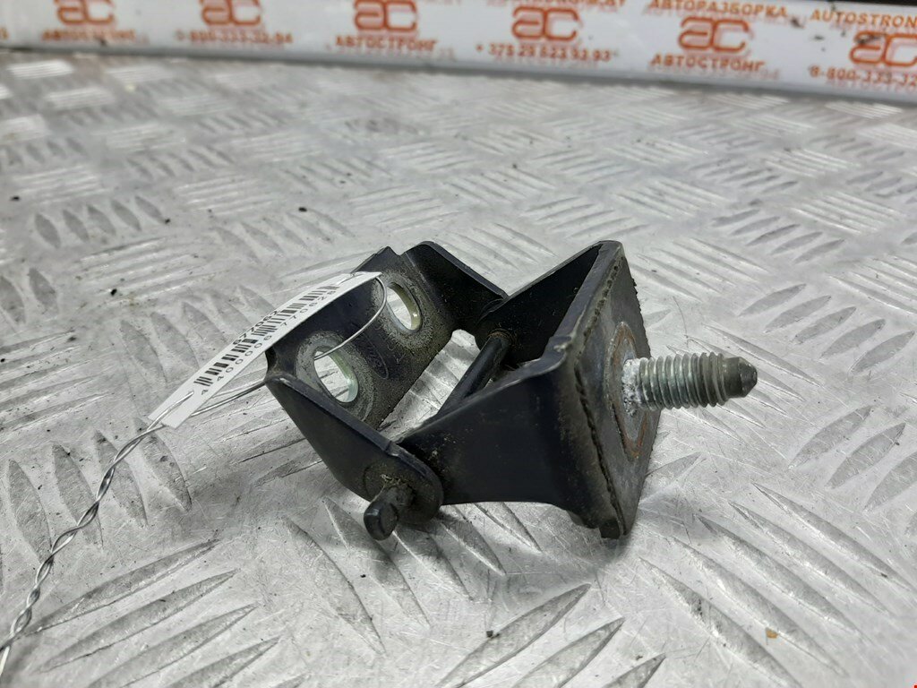 Петля крышки (двери) багажника Ford Fiesta 5 1527348 арт. 677062
