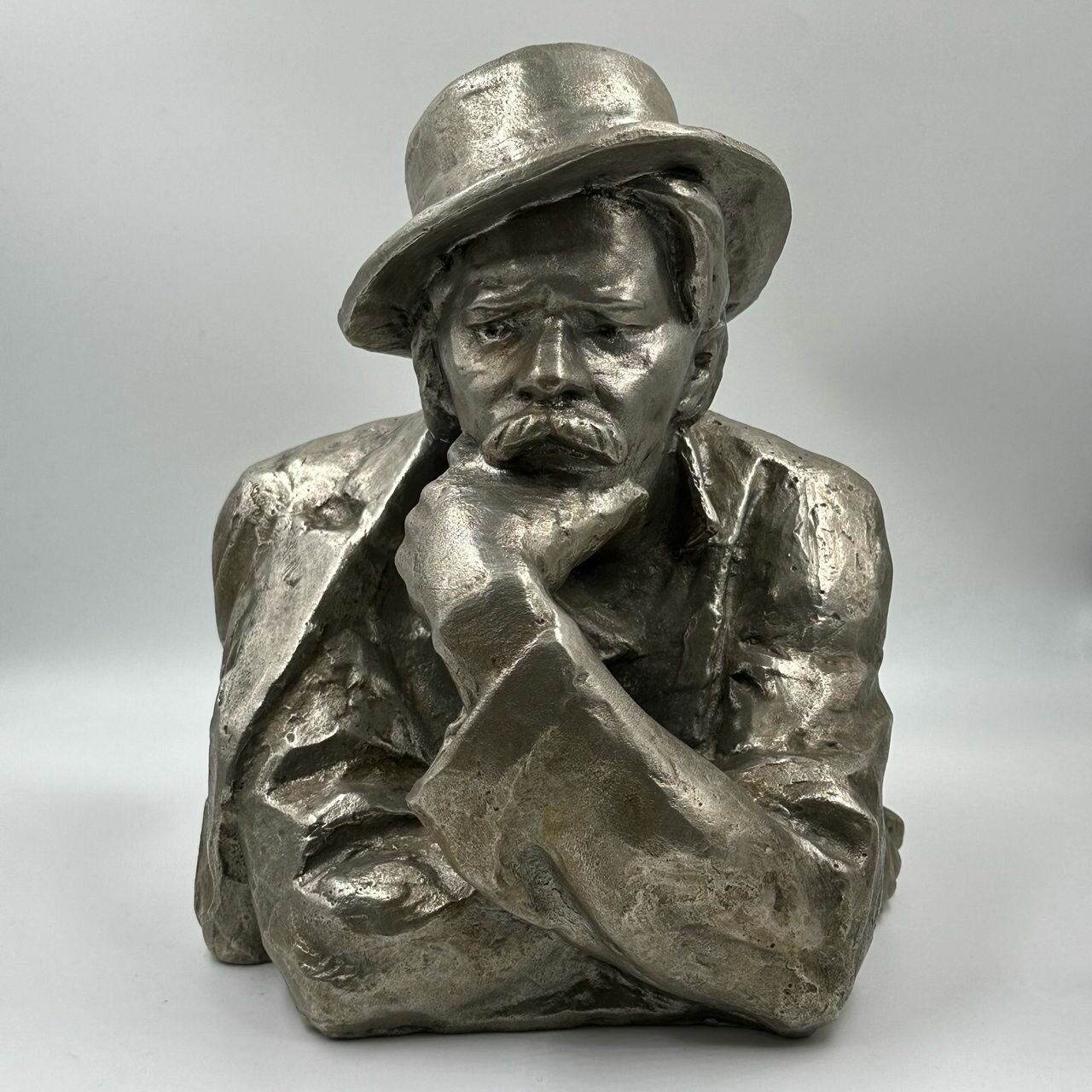 Скульптура Максим Горький в Шляпе Высота 22 см 1975 год Скульптор А. Торич
